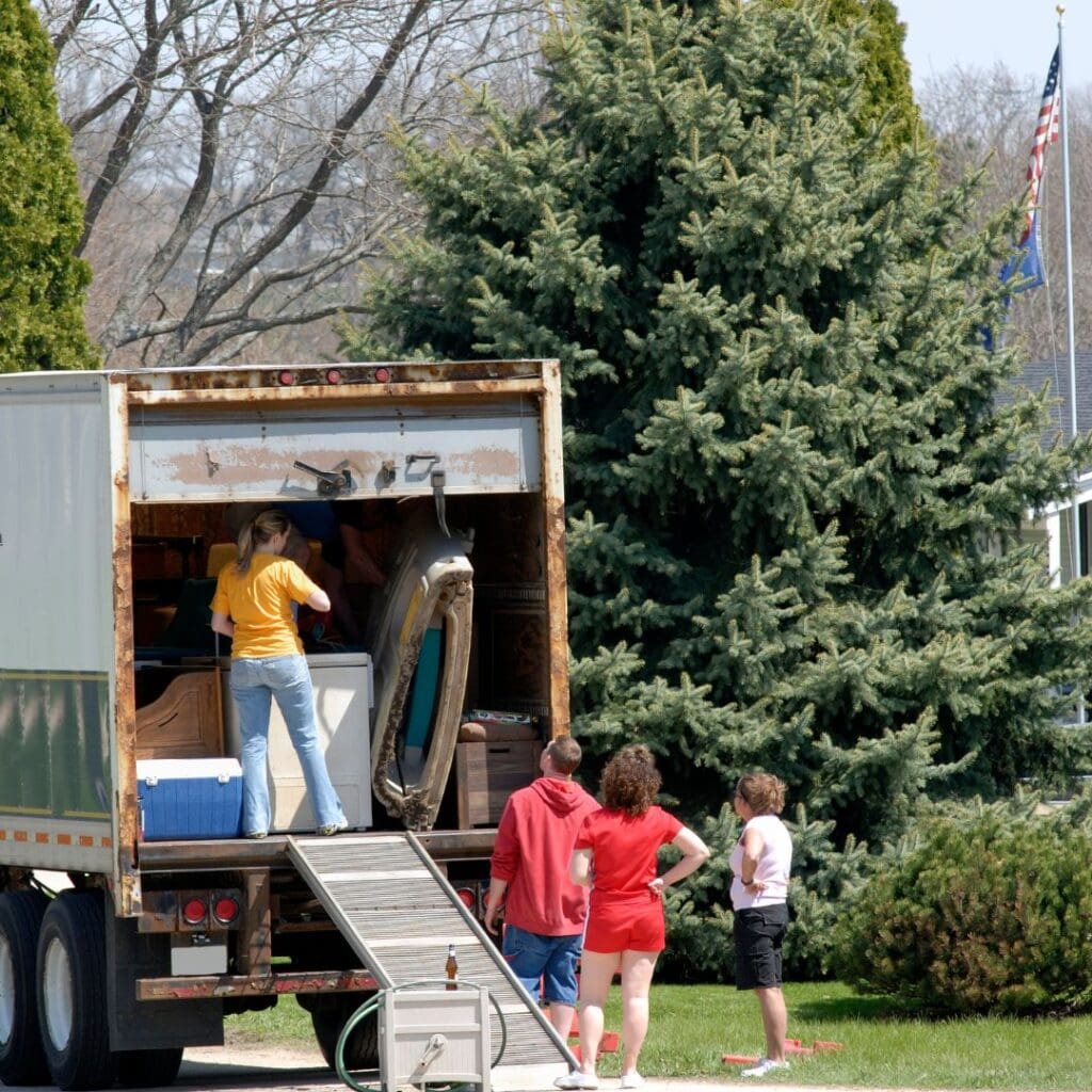 How Loading Helpers Makes the Moving Process Stress-Free – Loading Helper